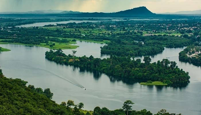 Geografía de Ghana, Características, Relieve, Clima, Ríos, Flora y Fauna