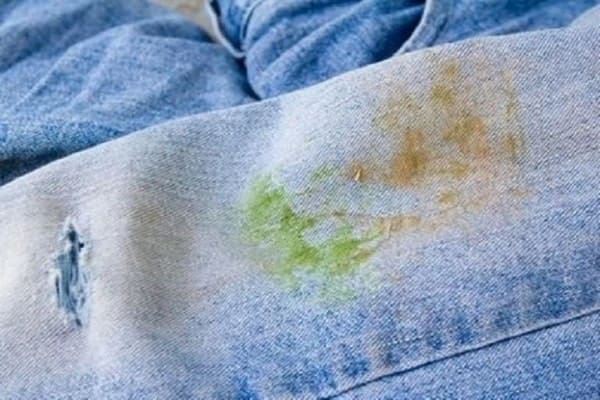 Eliminación de Manchas Difíciles en la Ropa - Soluciones